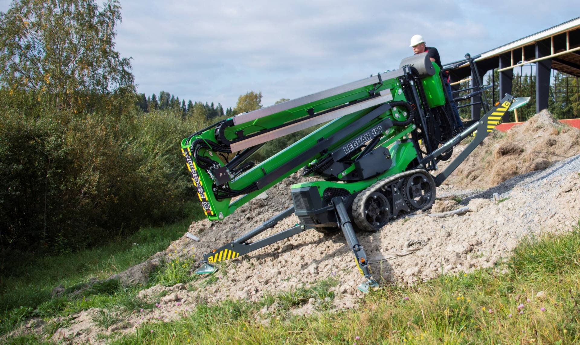Leguan Lifts | Davies Implements