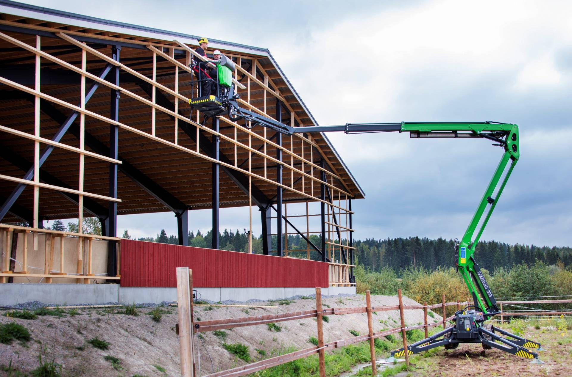 Leguan Lifts | Davies Implements