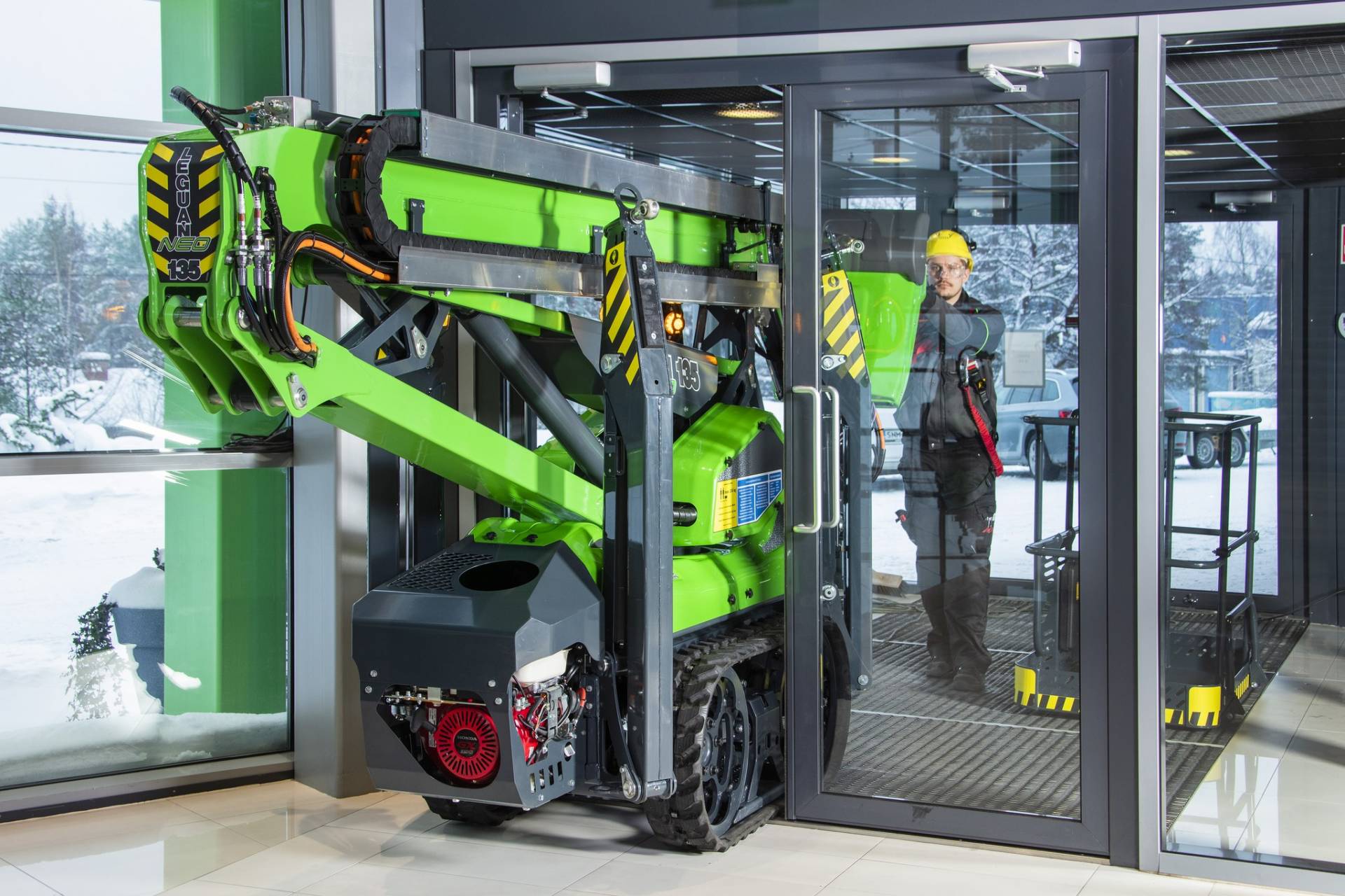 Leguan Lifts | Davies Implements